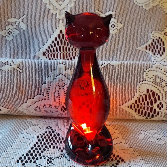 Accents | Vintage Ruby Red Amberina Glass Cat Figurine | Poshmark